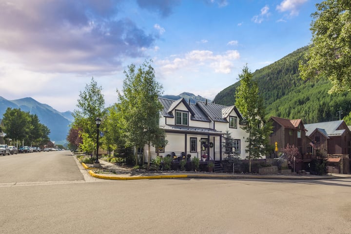 Beautiful 4-bedroom Home Just 1 Block From Gondola - Telluride