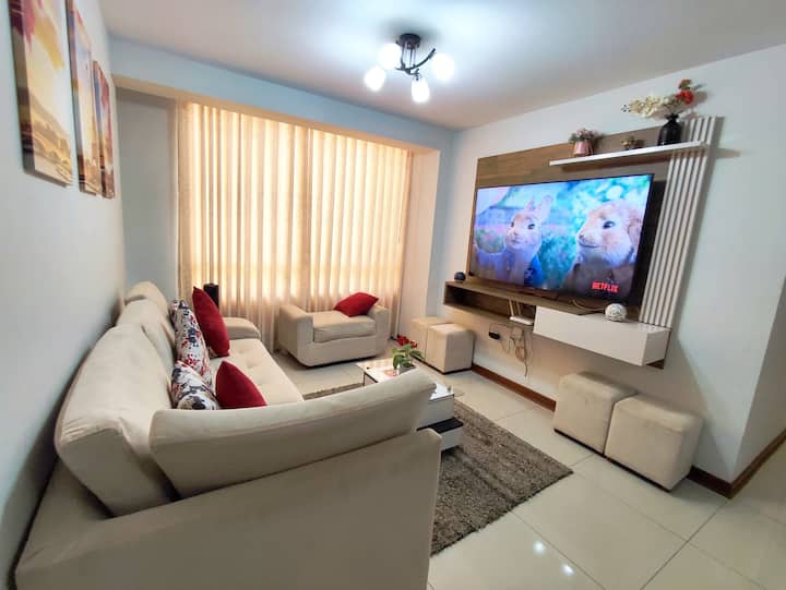 Depa Confortable En Condominio Con A/c + Cochera - Chiclayo