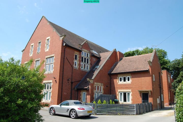 Lovely Spacious 2 Large Bed Apartment. - Sherwood Forest