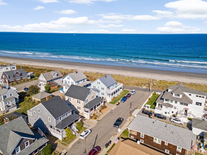 Ocean Breeze Retreat - Steps From The Sandy Beach - Nantasket Beach, MA