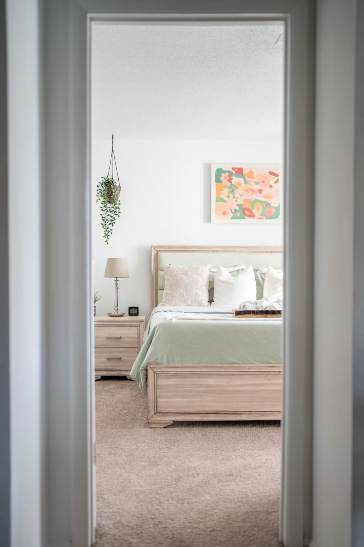 South Park Location | King Bed | Private Balcony - Charlotte, NC