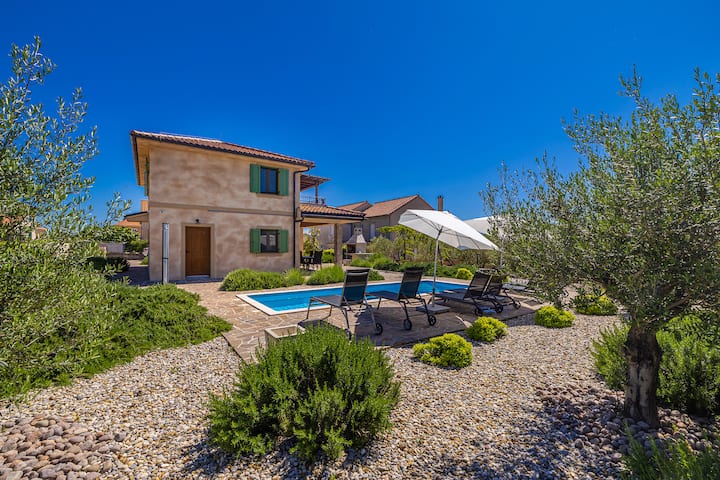 Rustic Villa Bellamare With Pool - Cres