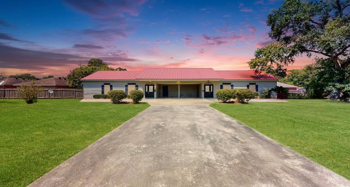 Custom Built Home In Lake Charles! - Lake Charles, LA