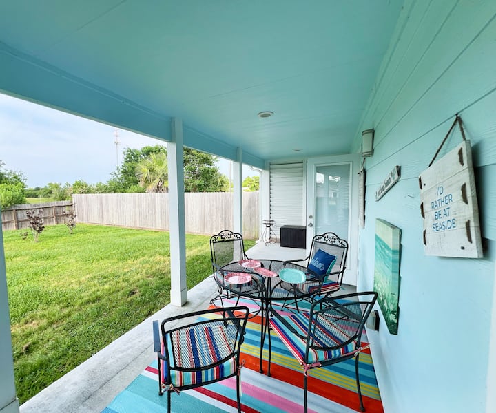 Coastal Artist Retreat - Quiet & Pet Friendly - Kemah, TX