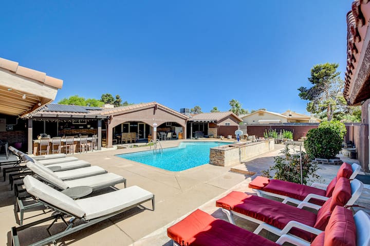 9beds Poolside Oasis Minutes From Airport N Strip - Las Vegas