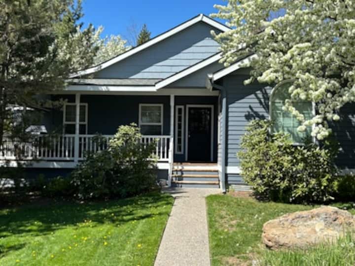 Upscale Westside Craftsman Close To Downtown - Bend, OR