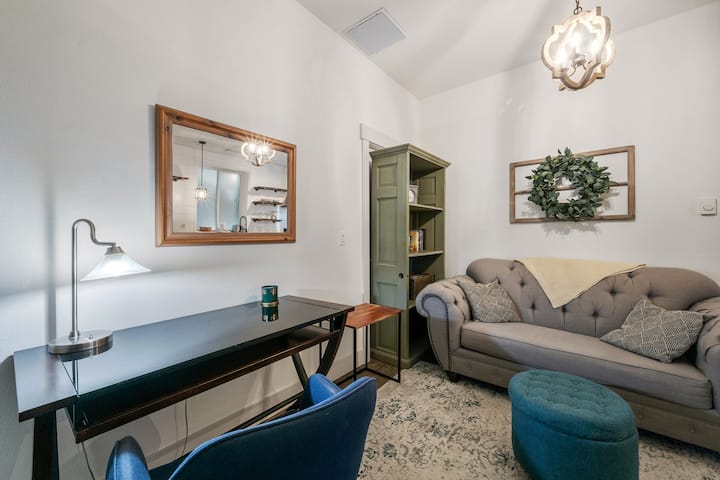 Private Patio/grill, Kitchenette, Laundry, Parking - Spokane, WA
