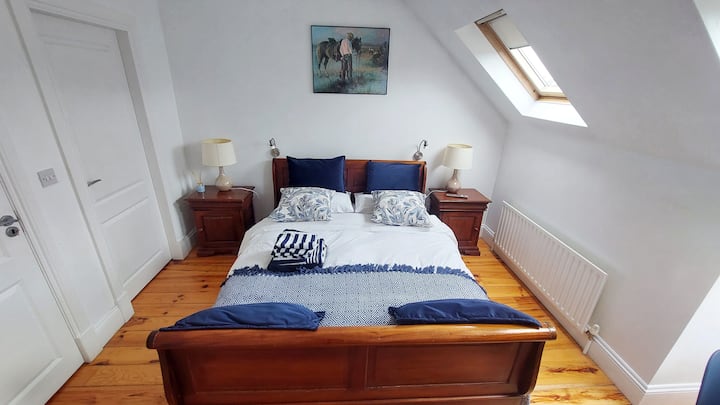 Aqua Room
Luxury Bedroom Ensuite Oranmore - Galway