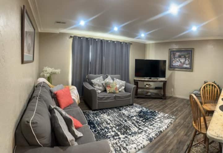 1 Bedroom Condo, Close To The Airport Ground Level - Salt Lake City, UT