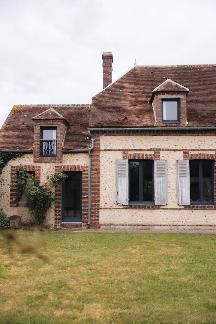 Longère à 1h30 De Paris Avec Piscine - France