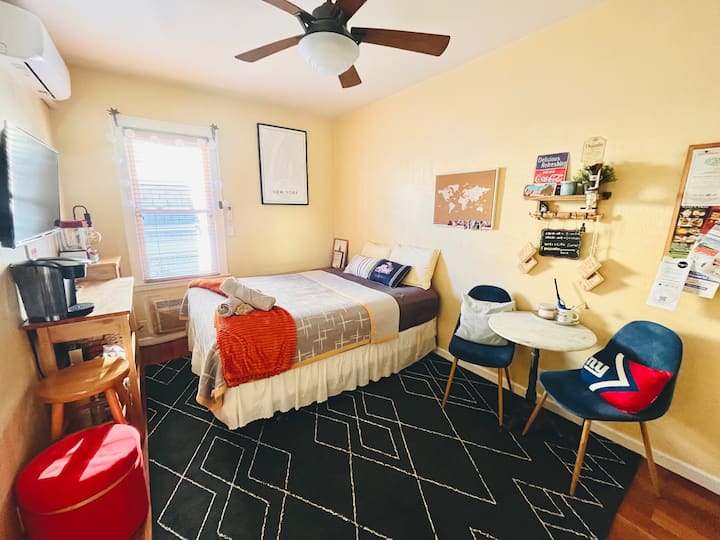 Homey Room + Private Bathroom In Ridgewood, Queens - Brooklyn, NY