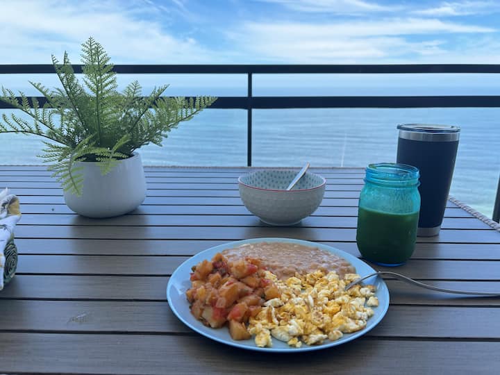 Peaceful 2br Condo Right On The Beach - Mazatlán