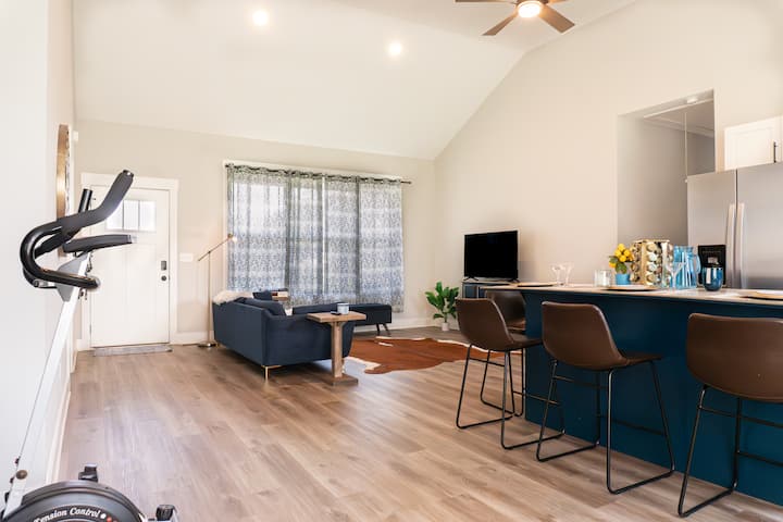 Modern Country Retreat With Family Fun - McMinnville, TN