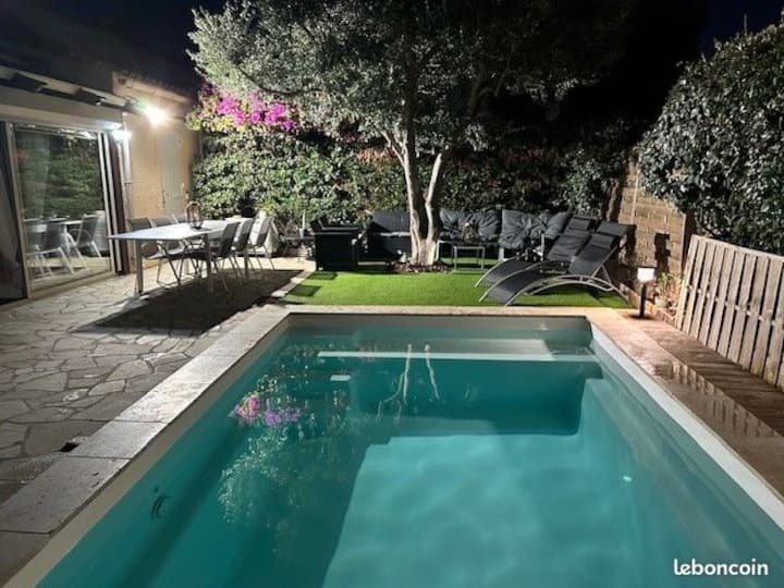 Villa Bord De Mer/5 Ch/piscine Chauffée/10 Pers - La Londe-les-Maures