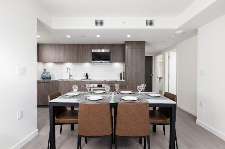 Level | Modern Two Bedroom Urban Retreat Downtown - Vancouver