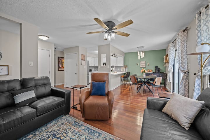 Rest Easy At Travelers Townhome- King & Queen Beds - Raleigh, NC