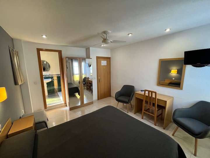 Double Room With Air Conditioning - Salt