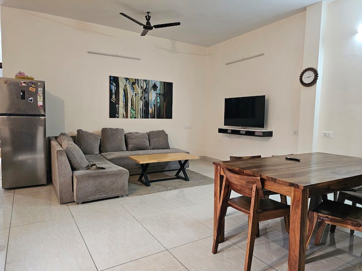 Cheerful 2-bedroom Apartment With Big Garden - Karnal