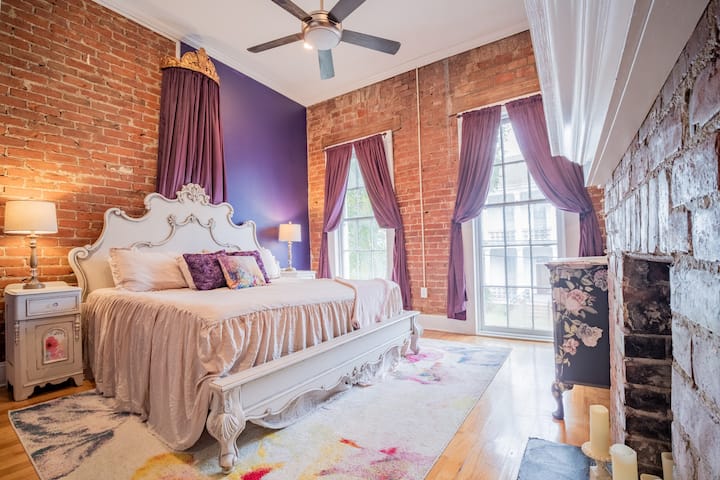 Historic Stylish Townhouse | Steps To Streetcar - New Orleans, LA