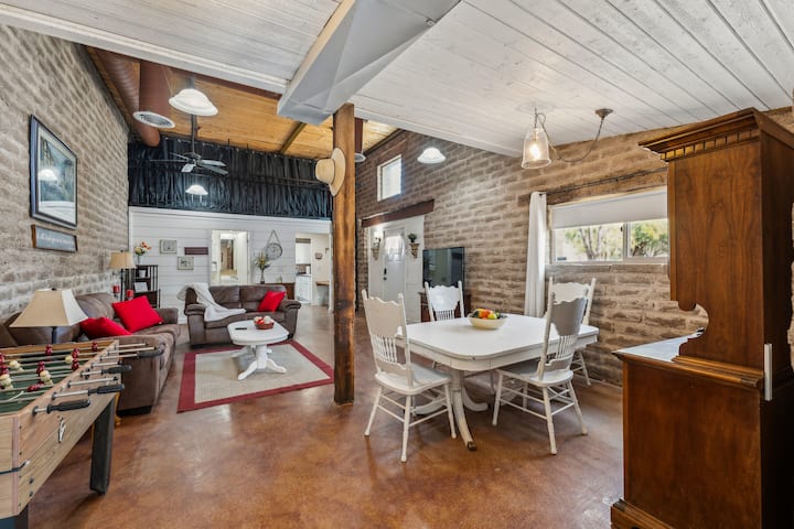 Barn Bliss, Perfectblend, Of Comfort & Rusticcharm - Mesa, AZ
