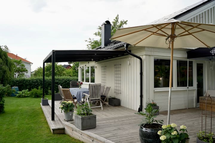 Ljus Och Rymlig Villa Med Uteplats - Torslanda