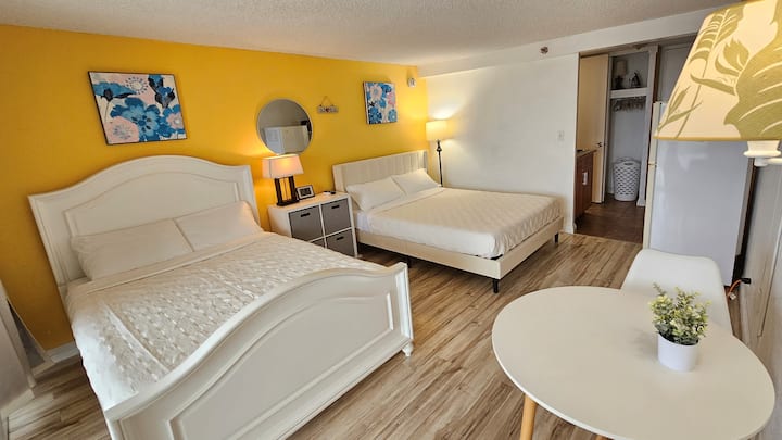 A Lovely Studio With Views/pool/jacuzzi/bbq Areas - Honolulu, HI