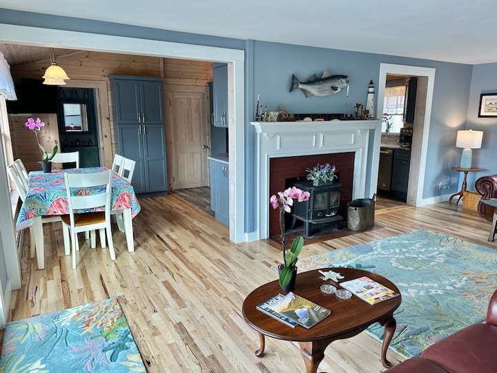 Gorgeous Waterfront Home With Dock And Beach - Portsmouth, NH