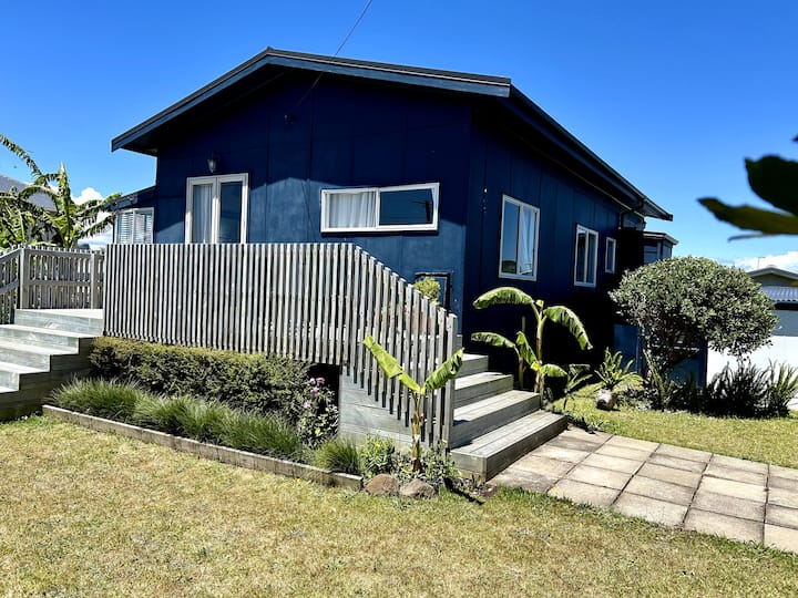 Te Aka Raukura - Close To Town & Surf - Raglan
