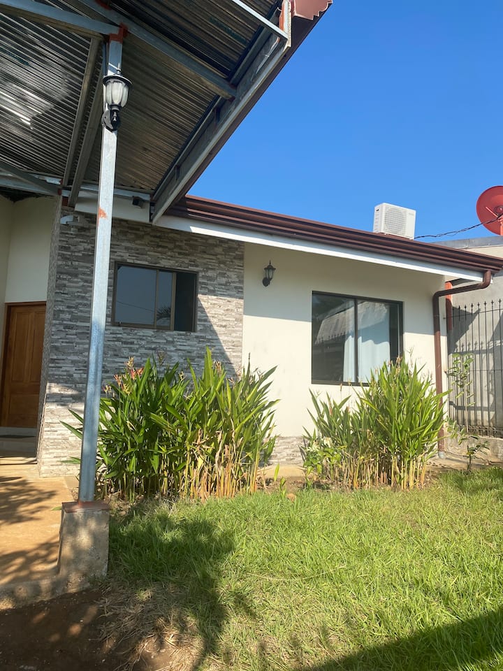 Cheerful 2-bedroom Cottage In The Countryside - Canas