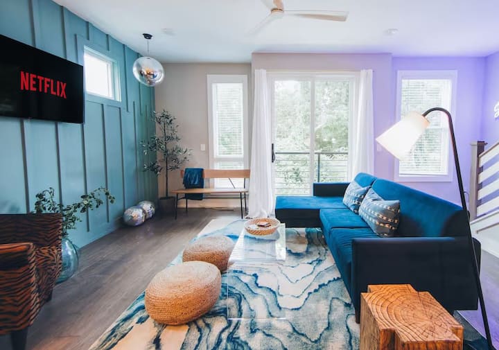 Rooftop Deck | Fire Pit | 662mbps | Garage Parking