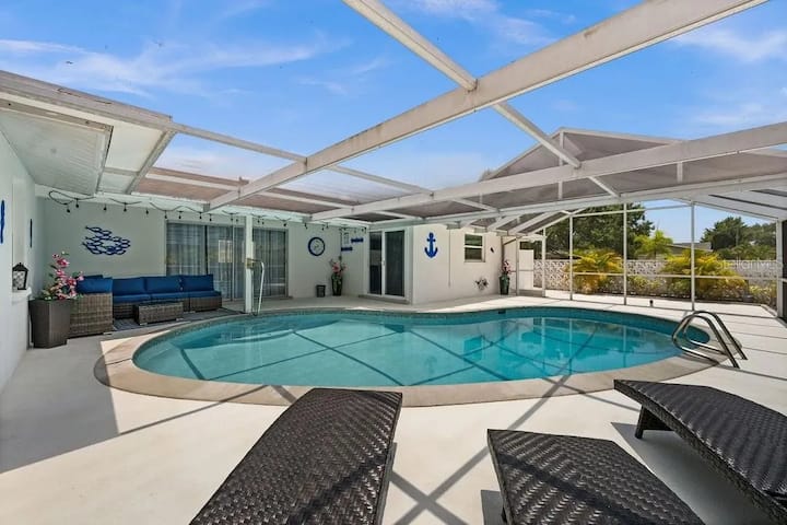 Beautifully Remodeled Anna-vacation Home - Venice, FL
