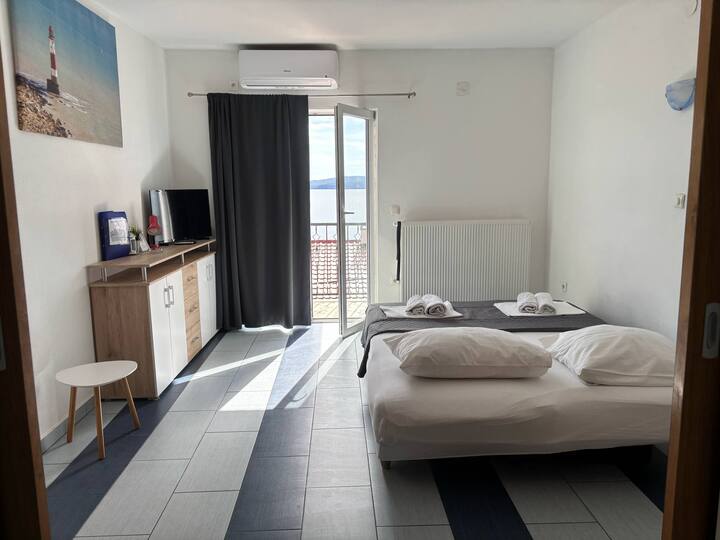 Charming Madi Blue - Senj