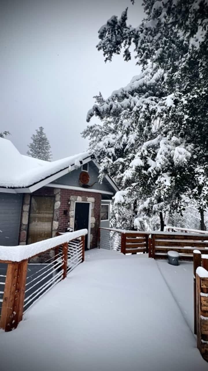 The Peaks Den. Near The Village, Slps 10 + Jacuzzi - San Bernardino, CA