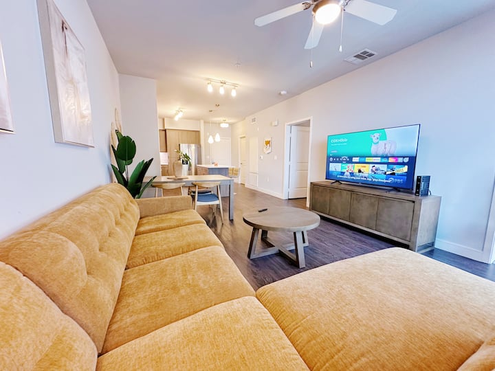 1br Irvine｜king Bed Luxury Pool View By Dj Plaza - Costa Mesa, CA