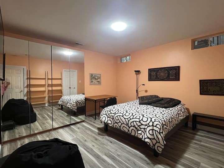 Cozy Nest In Beautiful Home. - Bethesda, MD