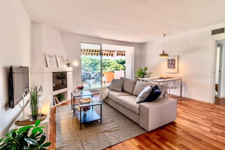 Soleado Apartamento En Complejo Residencial - Castelldefels