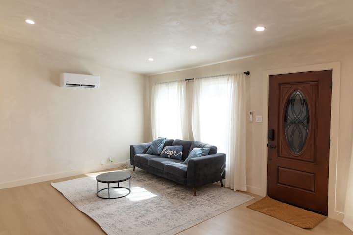 Modern Spacious For Business / Family With Parking - Burlingame, CA