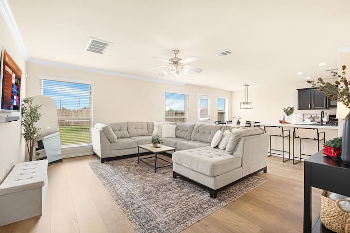 Entire Home•6miles From Iah - Humble, TX