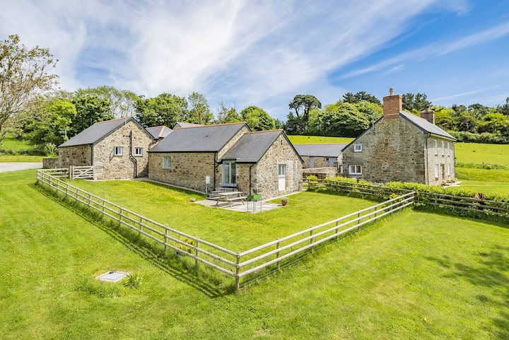 Country Barn: Garden, Views, Beach 4miles, Parking - Praa Sands