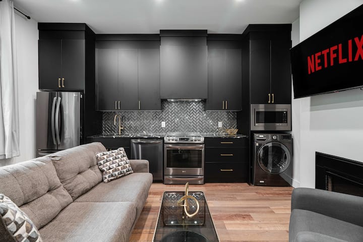 Charming Century 2 Bed Apartment;steps To Downtown - London, Ontario