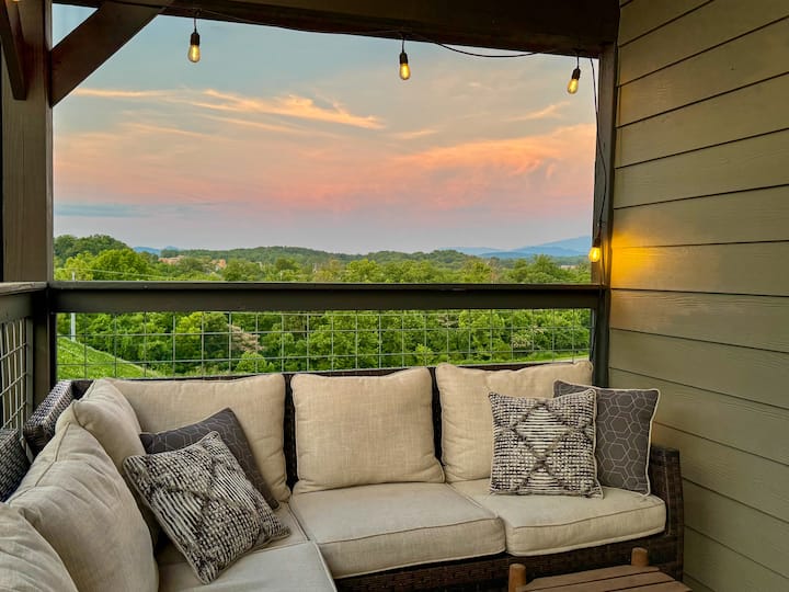 Game Room | Minutes To Dollywood & Pkwy | Hot Tub - Sevierville, TN