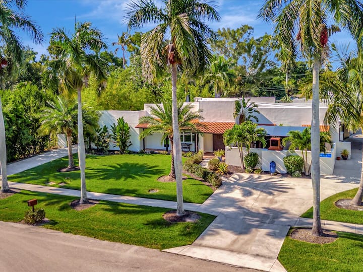 Resort Style Sedona Estate In Southwest Florida! - Fort Myers, FL