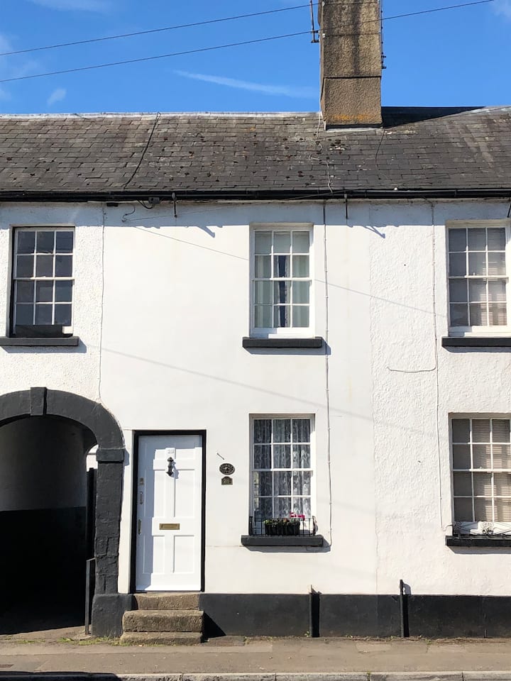 Cosy Cottage Near Town Centre - Monmouth