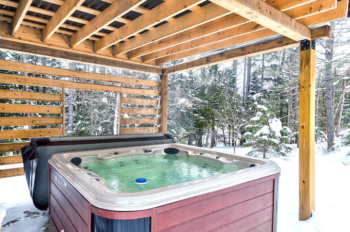 5bdr Tremblant Chalet In The Woods / Stone Firepl. - Mont-Tremblant