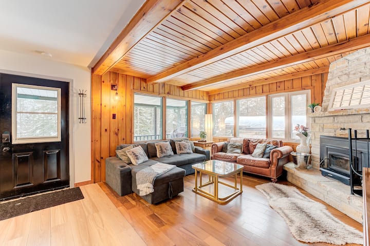 5bdr Tremblant Chalet In The Woods / Stone Firepl. - Mont-Tremblant