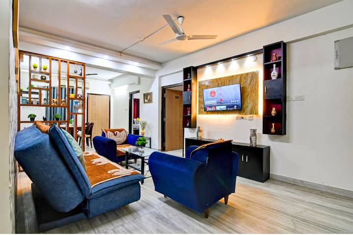 Near Biswa Bangla Gate-4bhk Flat-a Bollywood Theme - Kolkata