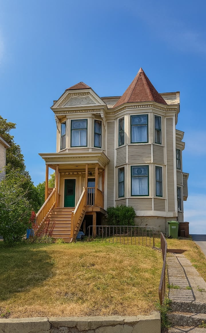 Chic Historic Stay| Central Saint John| River View - Saint John