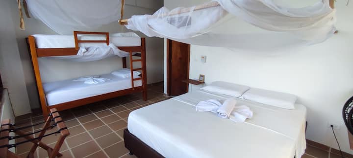Habitación Cuádruple Hostal Casa En La Ciénaga - San Onofre