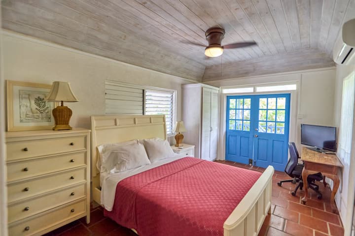 "Breadfruit" One Bedroom Apartment - Bridgetown, Barbados