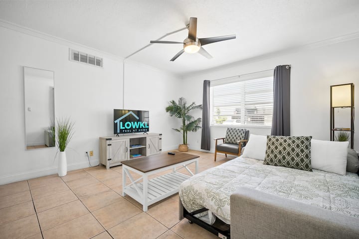 2 Br/2bath Coastal Apt Close To The Beach - Fort Lauderdale, FL